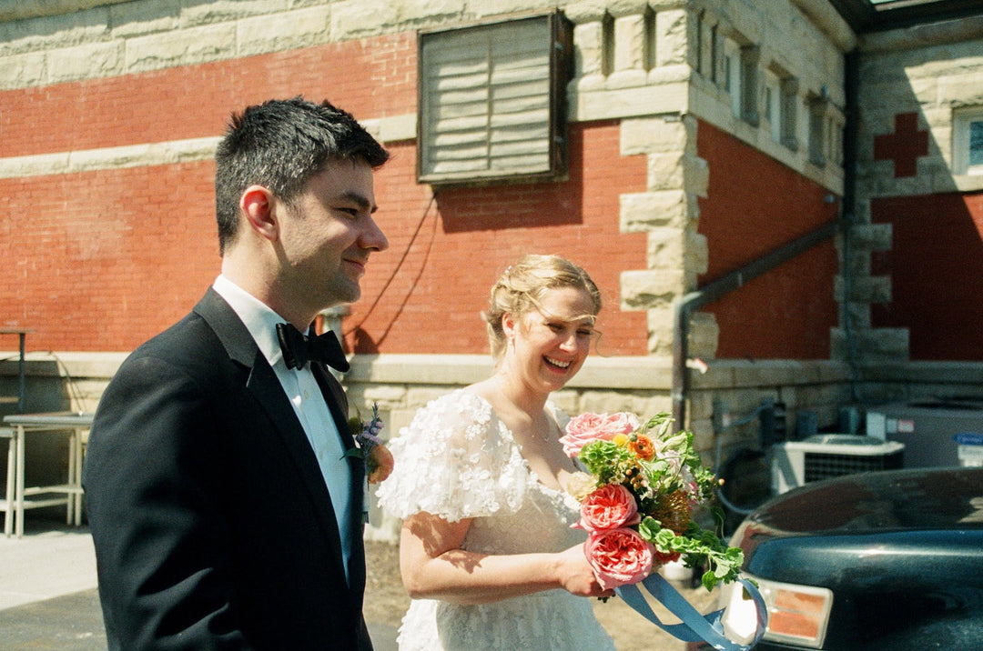 Moxie Spotlight: Real Bride Bess – Flower Moxie