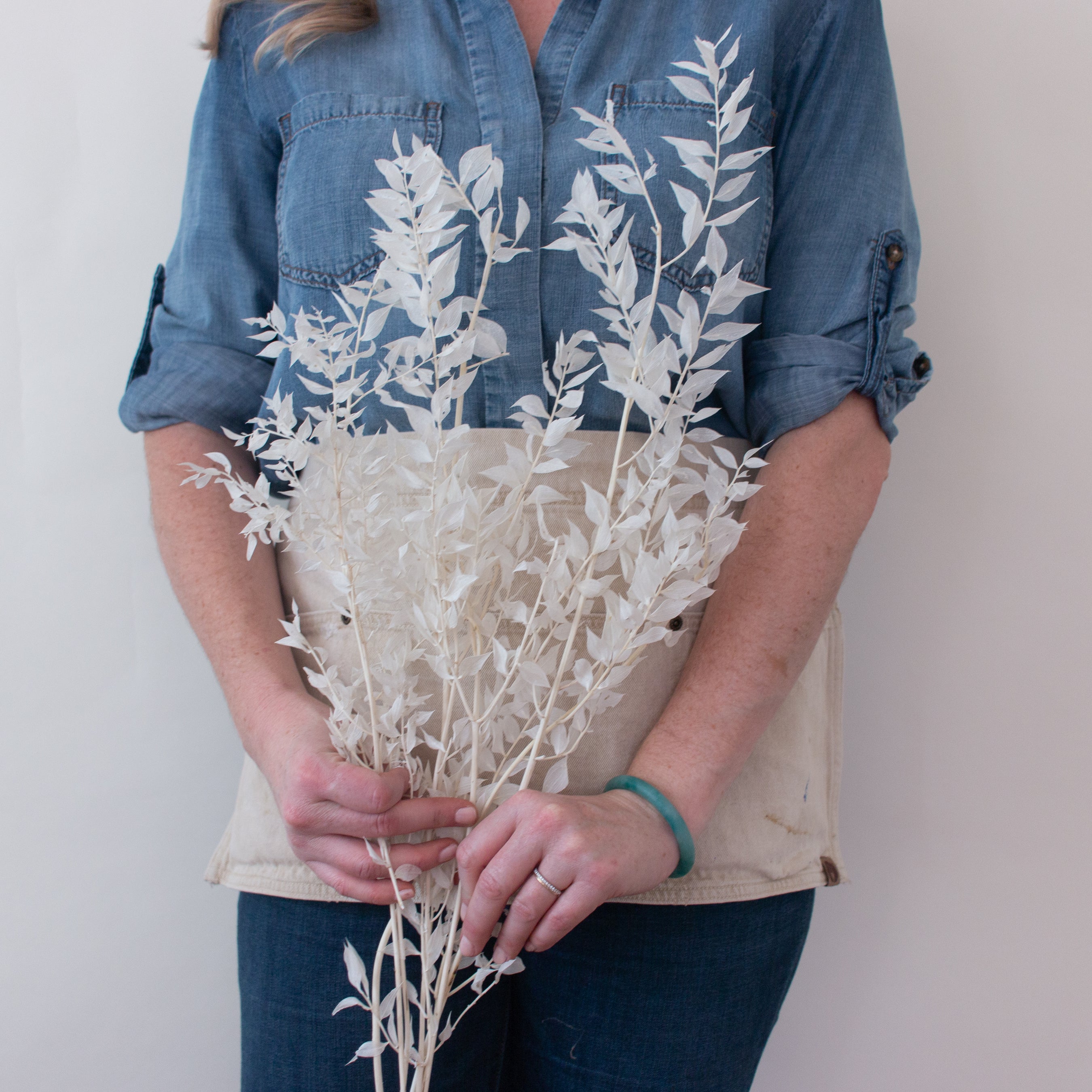 Bleached Dried White Italian Ruscus – Flower Moxie