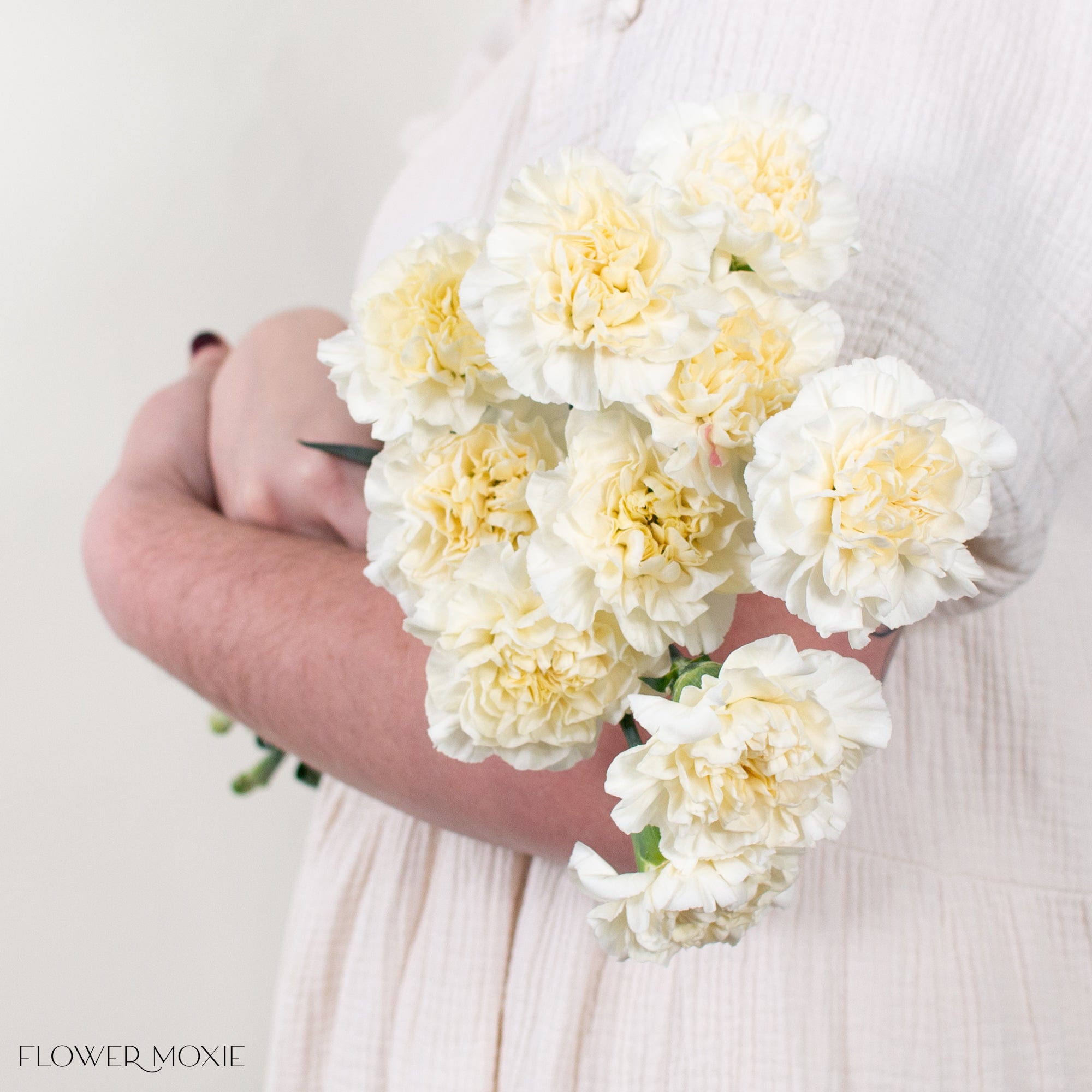Off White Carnation Centerpieces White Carnations! Such A Versatile,