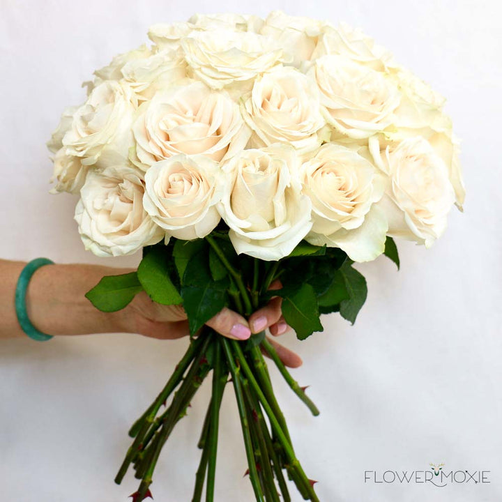 Creamy White Vendela Roses | DIY Wedding Flowers | Flower Moxie