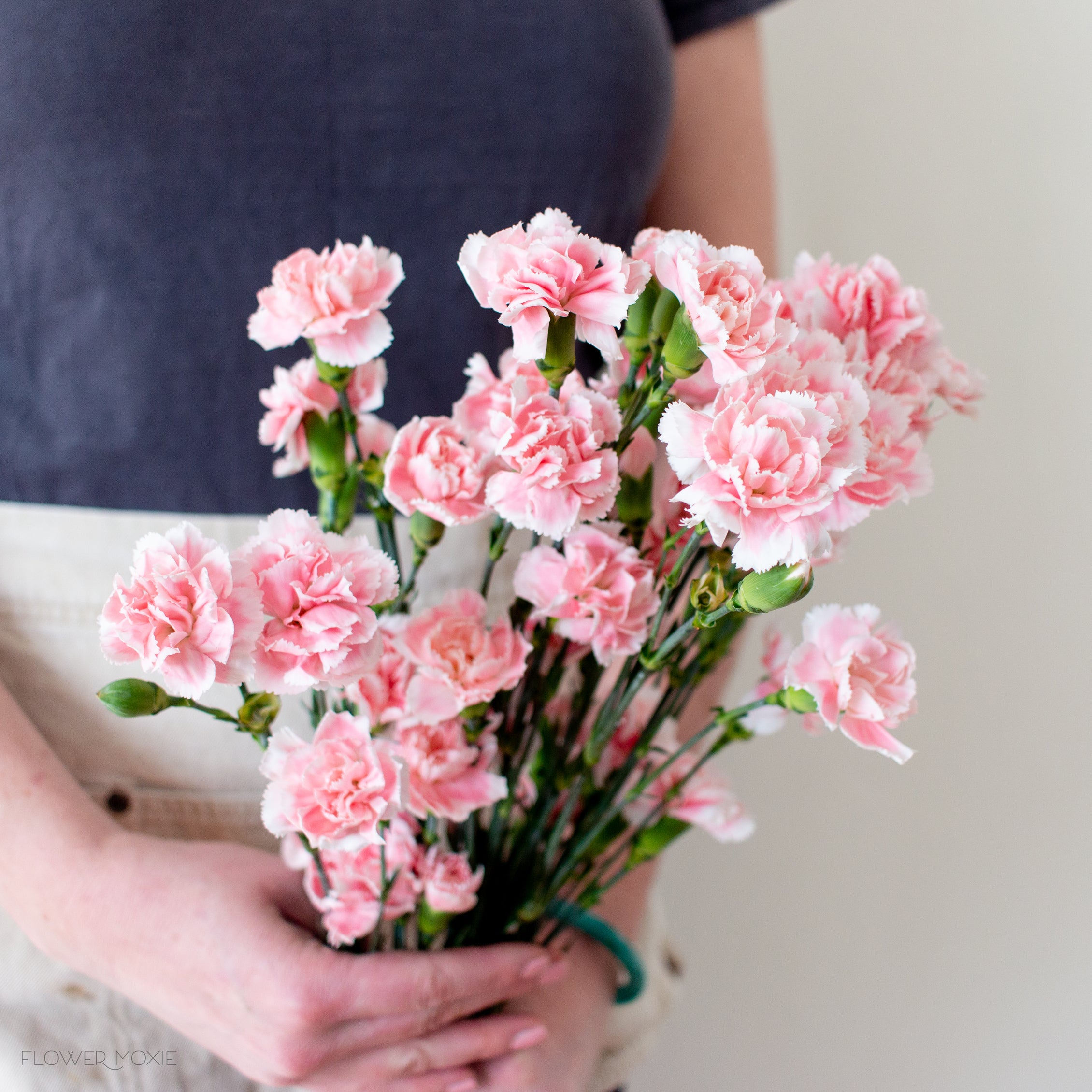 Light Pink Mini Carnations | DIY Wedding Flowers | Flower Moxie
